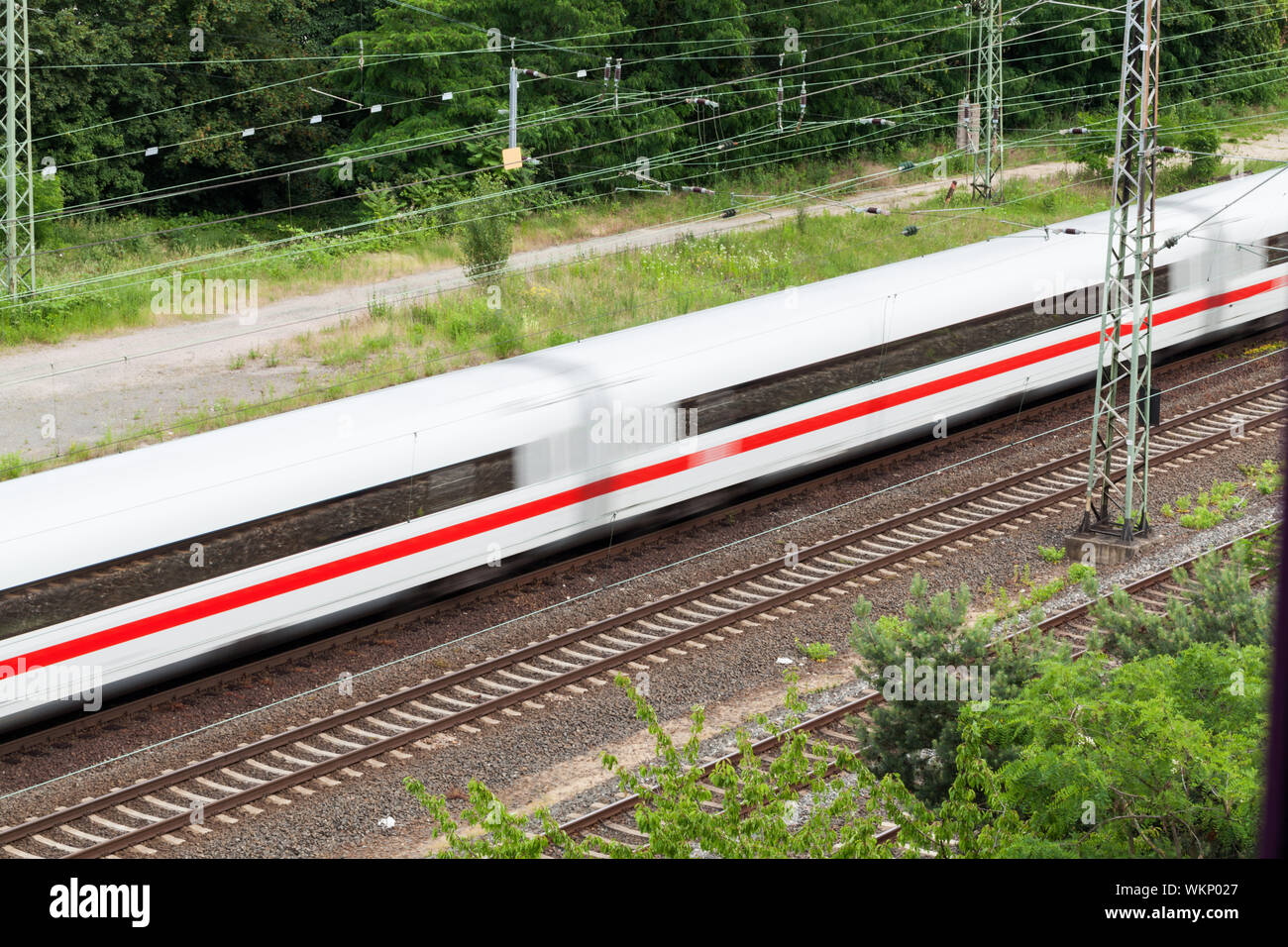 Moving opposite directions hi-res stock photography and images - Alamy