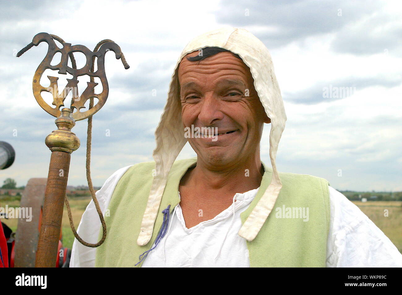 Queen elizabeth speech troops hi-res stock photography and images - Alamy