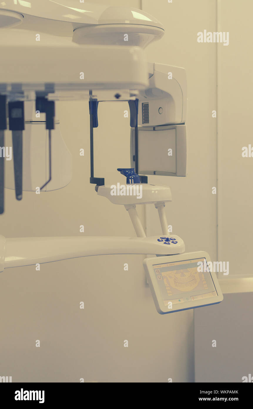 X-ray apparatus for conical beam computed tomography Stock Photo - Alamy