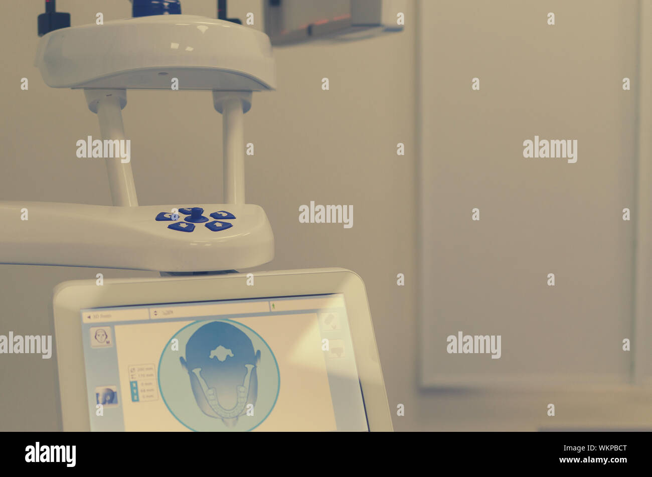 X-ray apparatus for conical beam computed tomography Stock Photo - Alamy