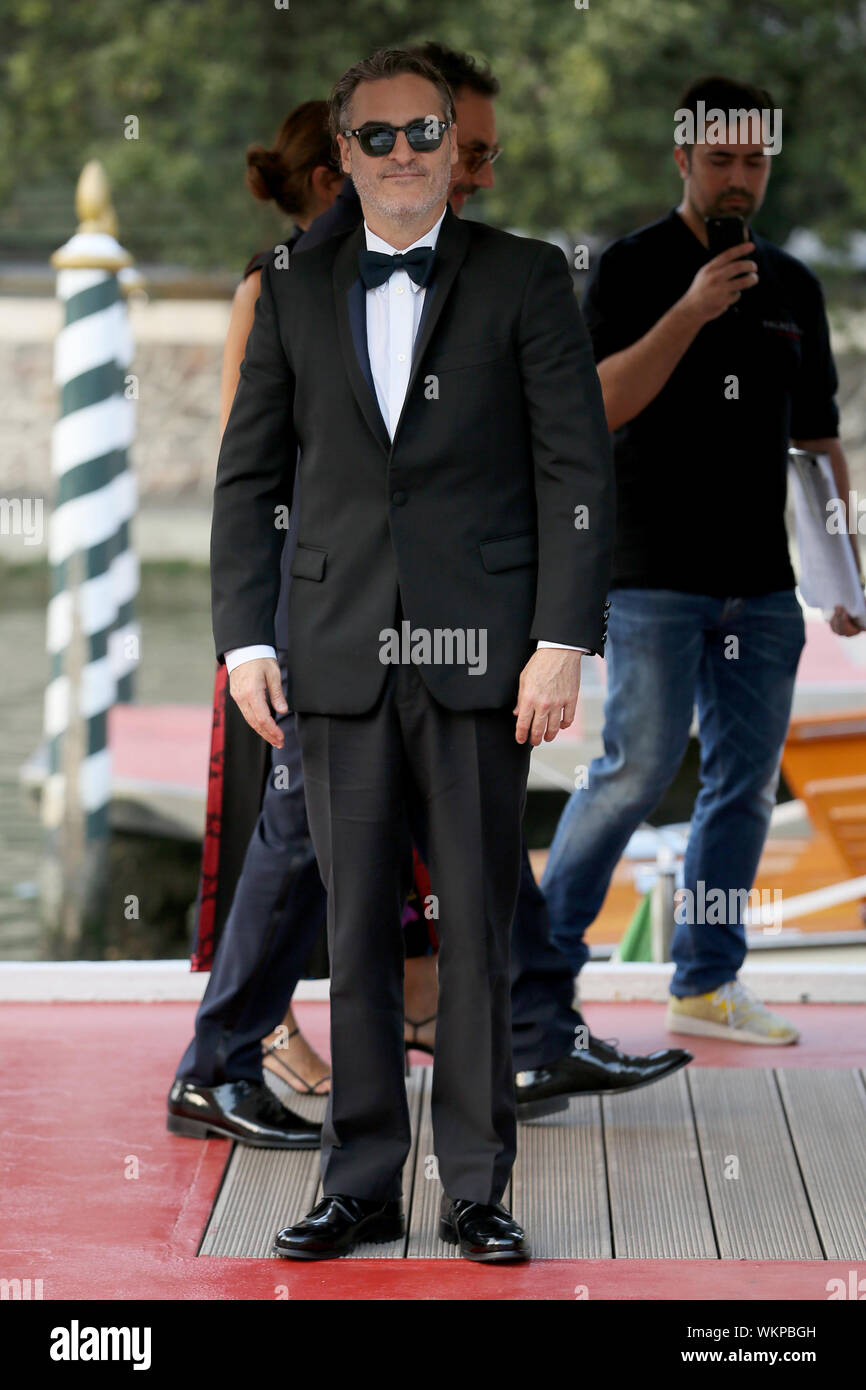 VENICE, ITALY - AUGUST 31: Joaquin Phoenix arrives at Darsena Excelsior ...