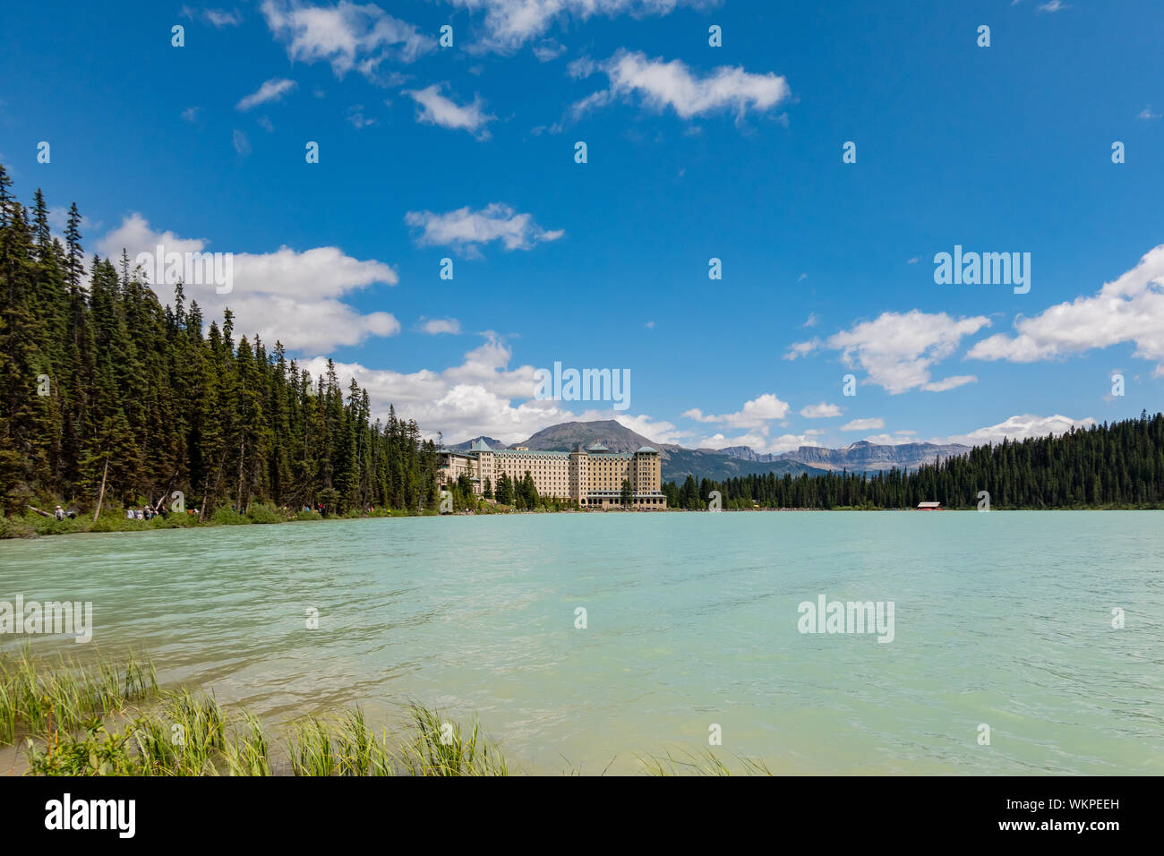 The beautiful Fairmont Chateau Lake Louise and Lake Louise at Banff ...
