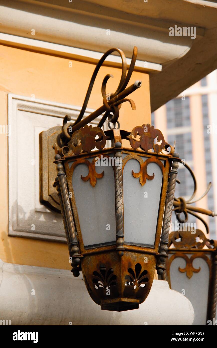 Old fashioned antique street light hi-res stock photography and images ...