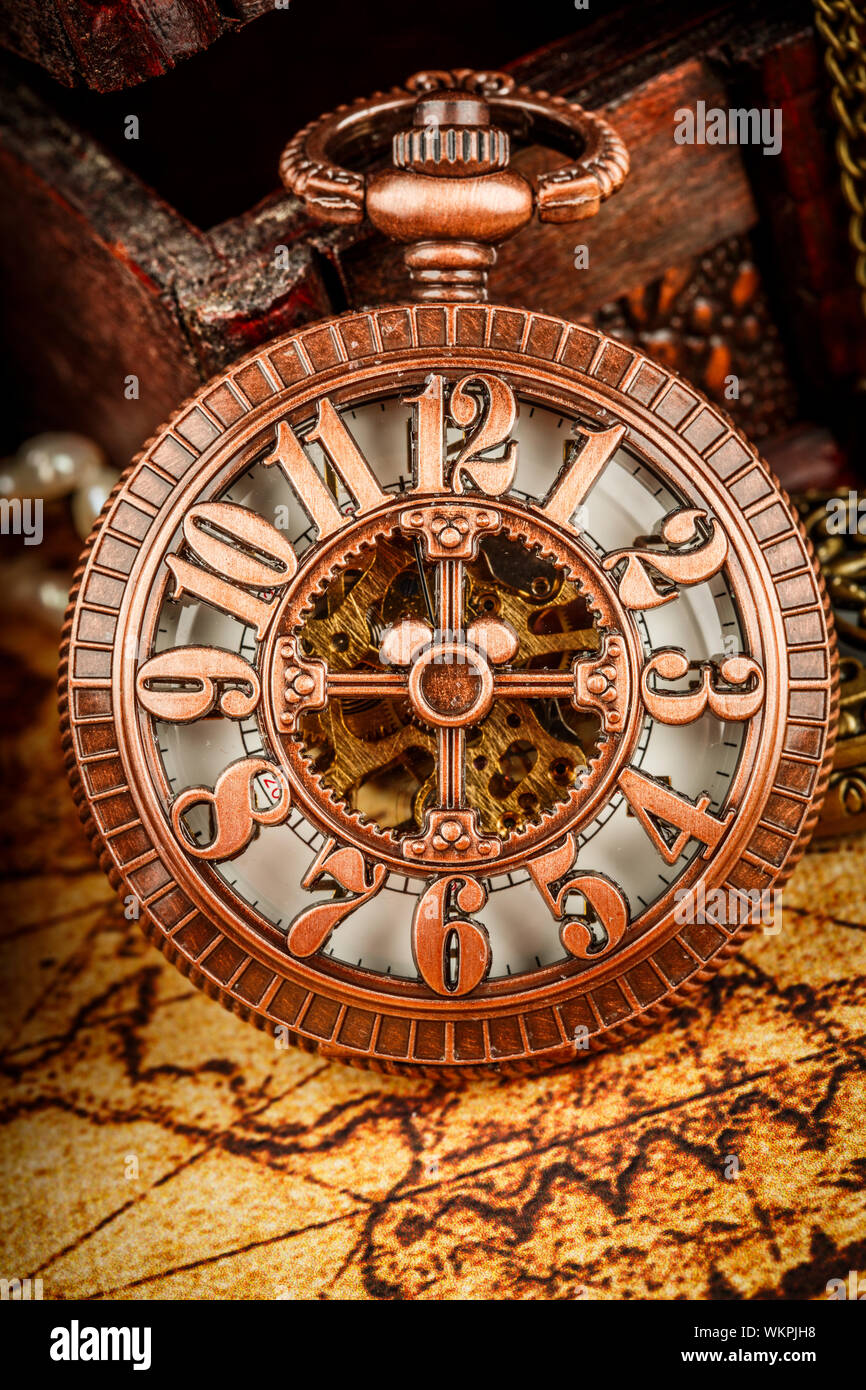 Vintage Antique pocket watch. Vintage grunge still life Stock Photo - Alamy