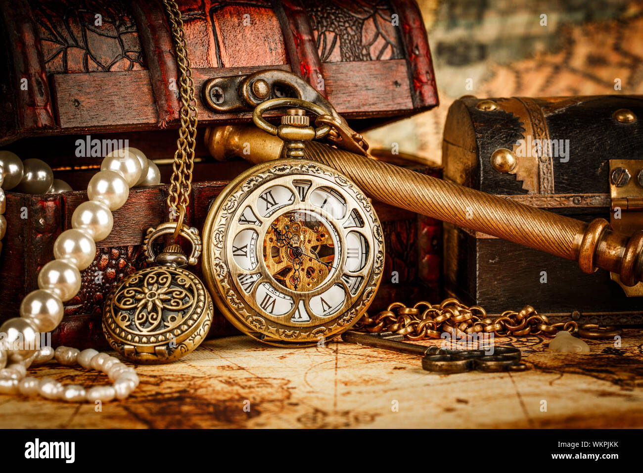 Vintage Antique pocket watch. Vintage grunge still life Stock Photo - Alamy