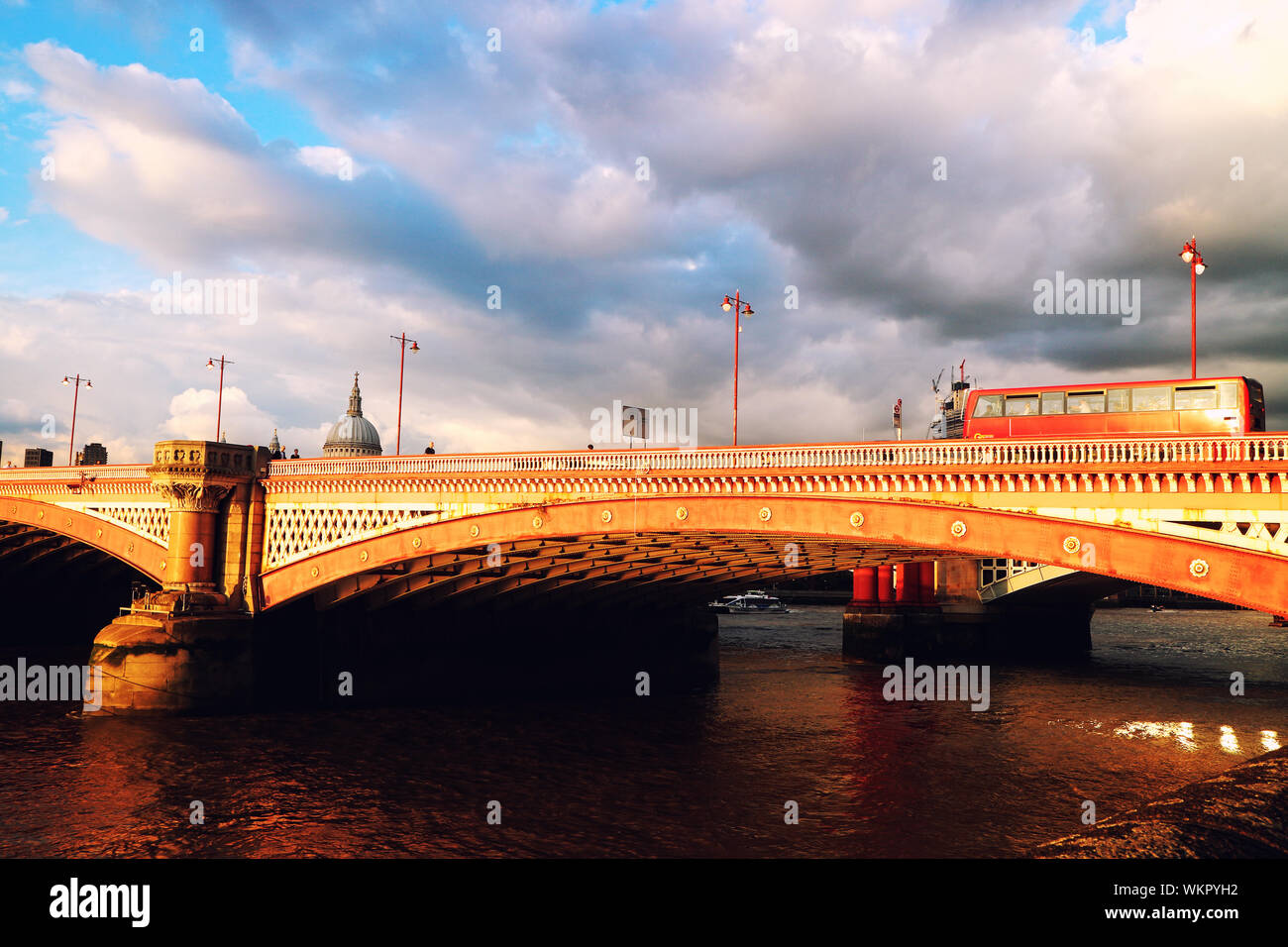 Bankside around blackfriars bridge london hi-res stock photography and ...