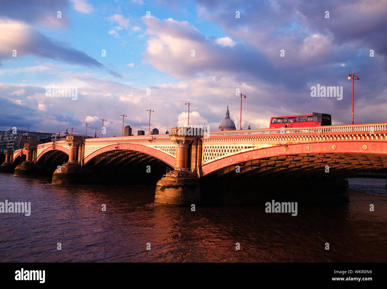 Bankside around blackfriars bridge london hi-res stock photography and ...