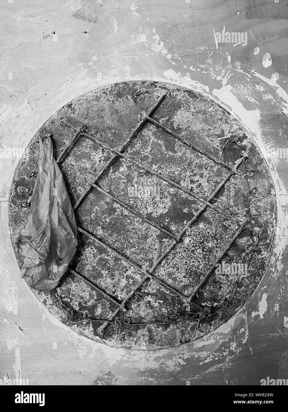 Manhole Black and White Stock Photos & Images - Alamy