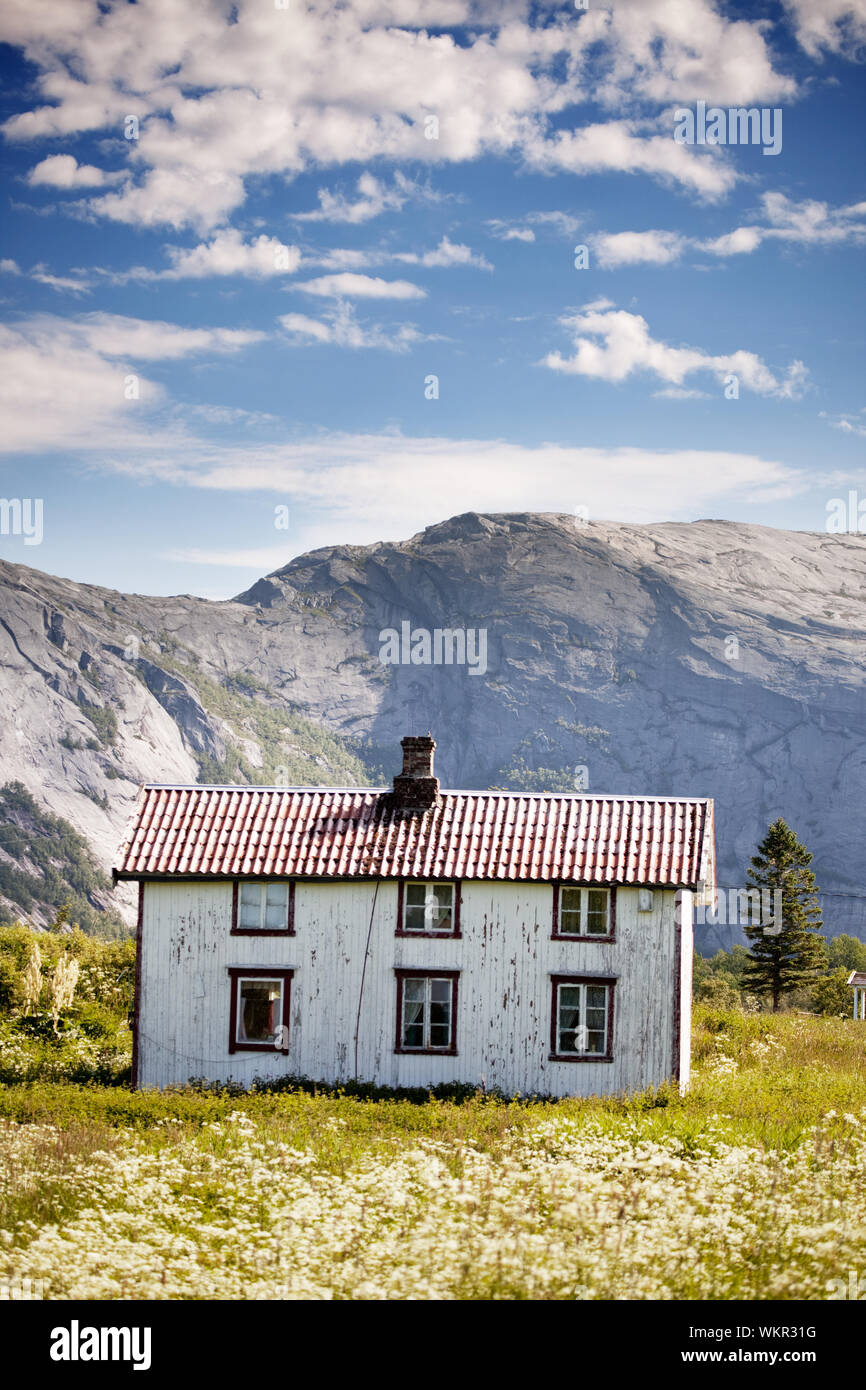 Old norwegian house hi-res stock photography and images - Alamy