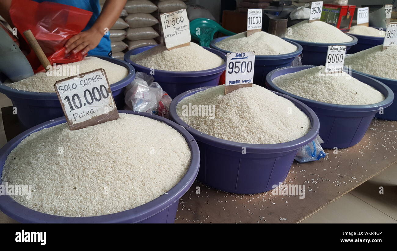 Sale of rice hi-res stock photography and images - Alamy