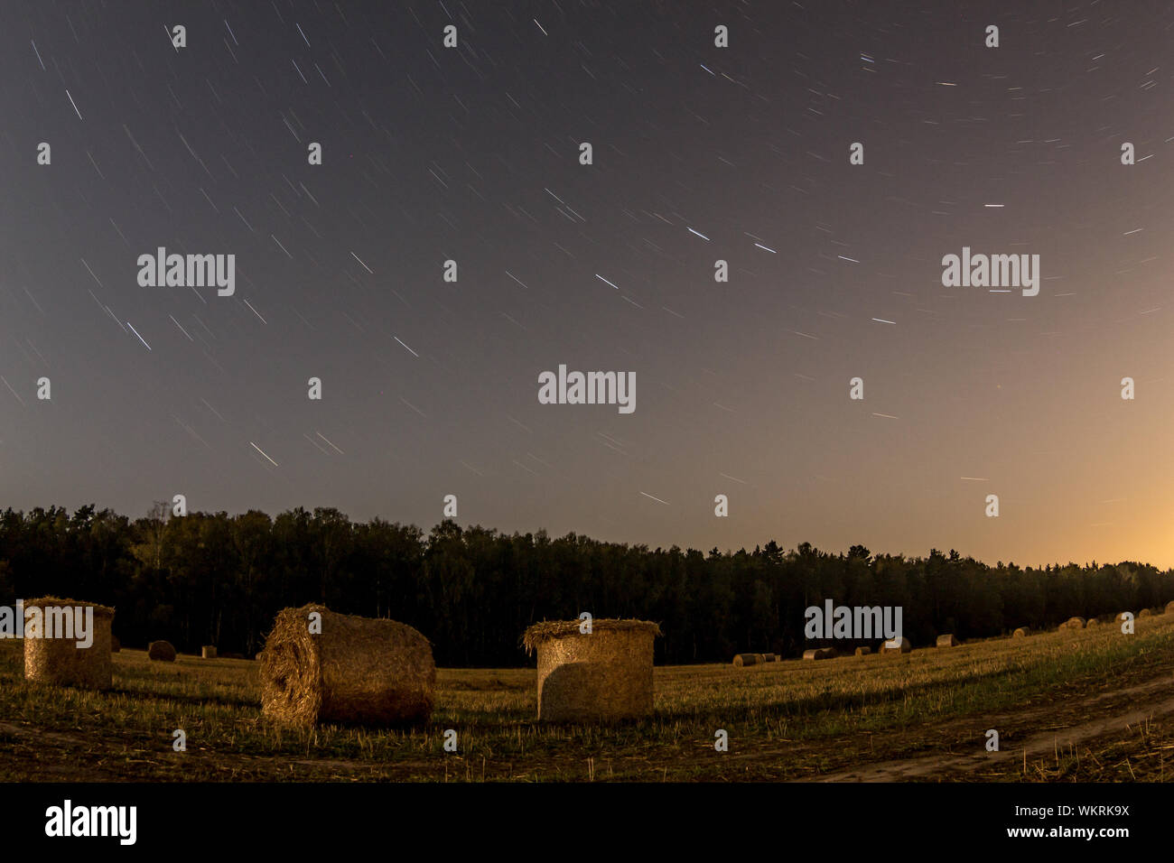 Hay bale night hi-res stock photography and images - Alamy