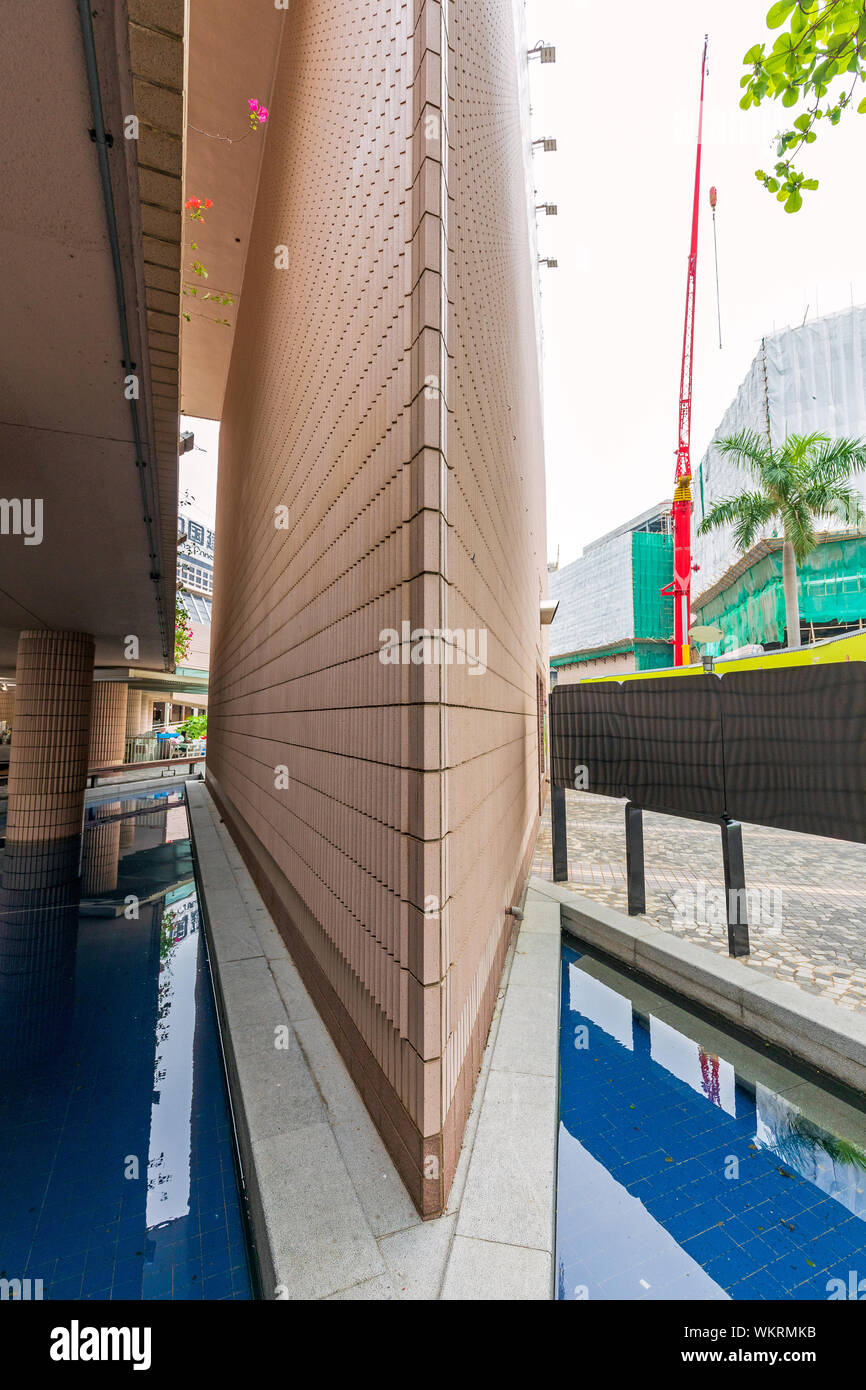 Corner of modern building hi-res stock photography and images - Alamy