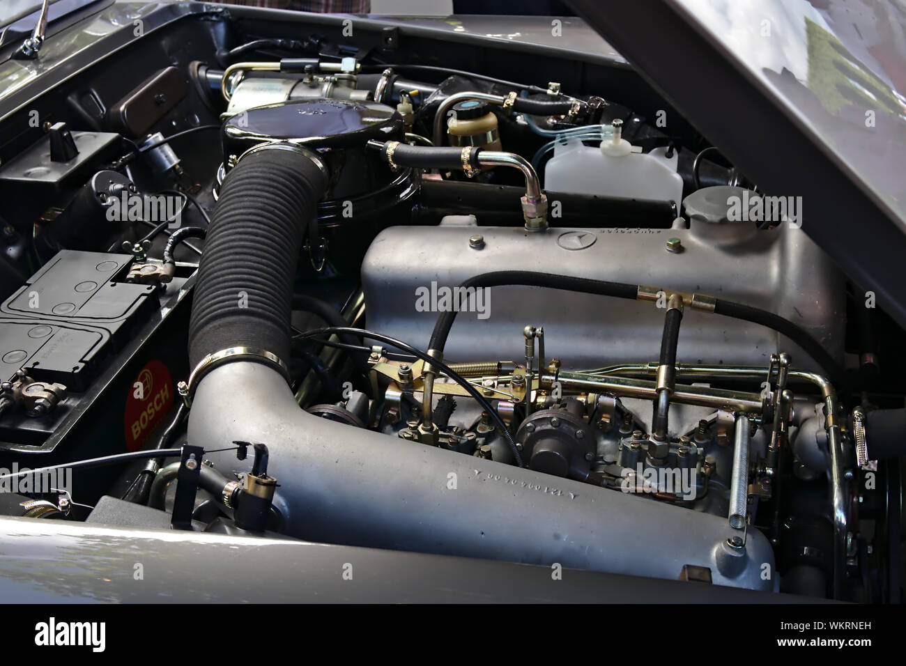 Motor compartment mercedes hi-res stock photography and images - Alamy