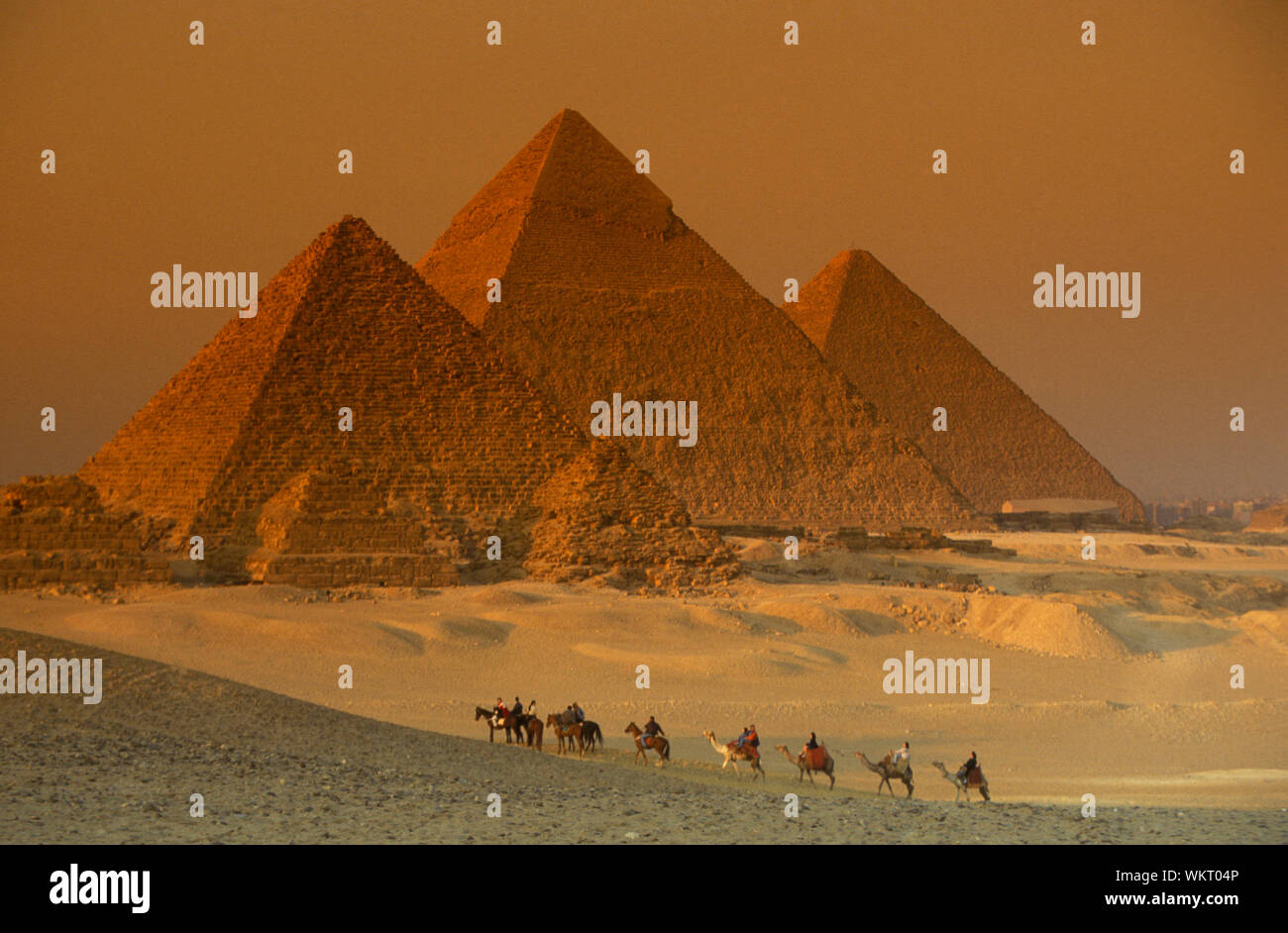 People at pyramids hi-res stock photography and images - Alamy