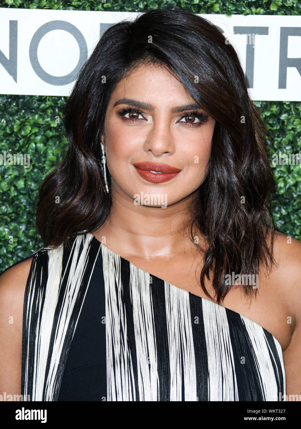 Deborah wearing hi-res stock photography and images - Alamy