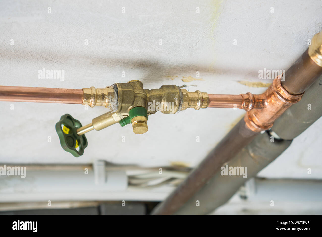 Basement ceiling pipe hi-res stock photography and images - Alamy