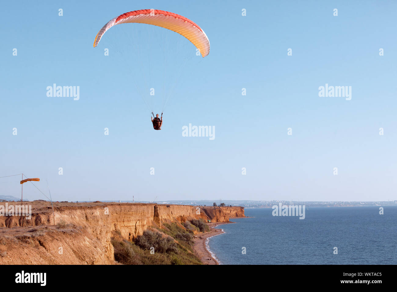 Paragliding active hi-res stock photography and images - Alamy