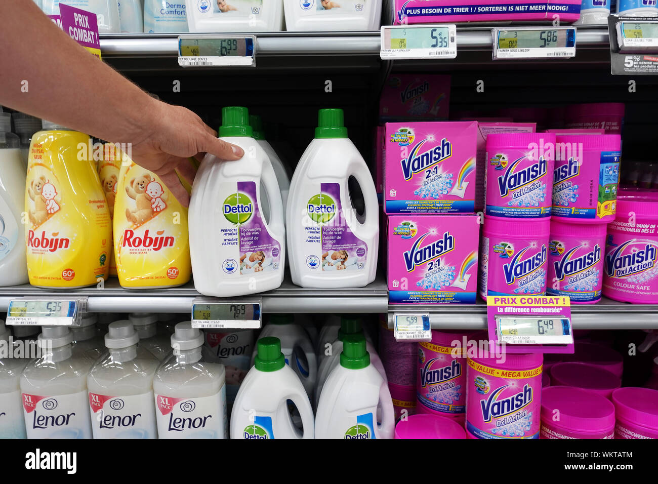 Unilever products shelf hi-res stock photography and images - Alamy