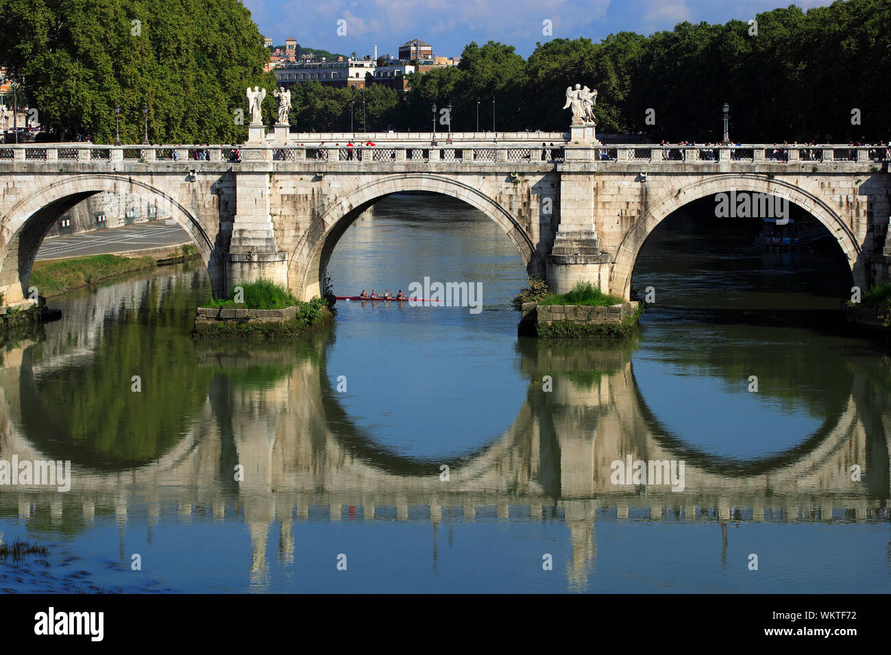 Bridge in Rome Stock Photo - Alamy