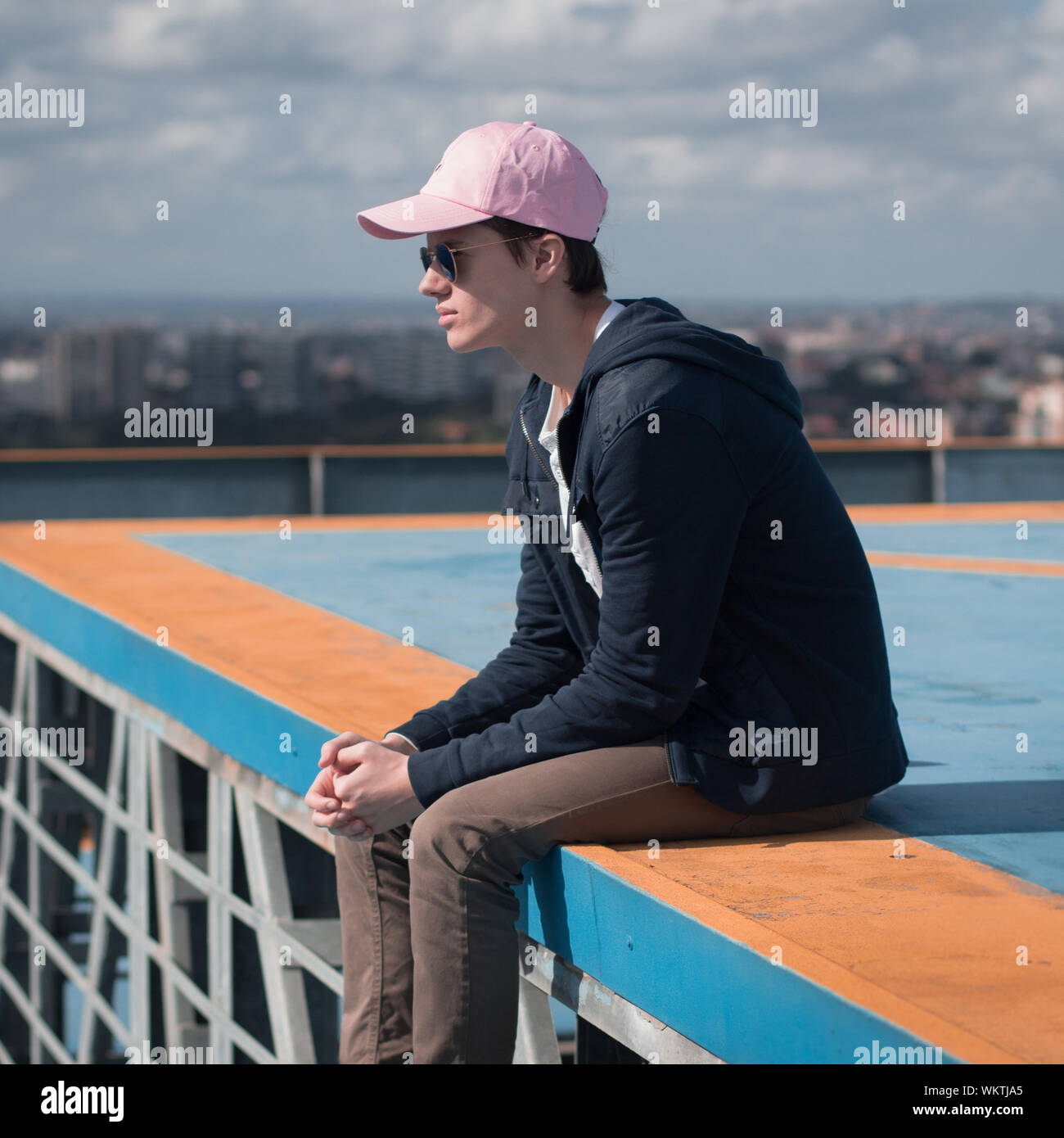 Women rooftop men man hi-res stock photography and images - Alamy