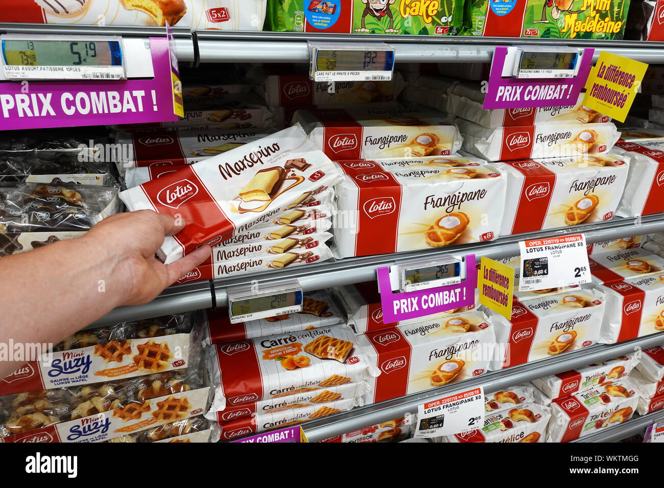 Cookies in a store Stock Photo - Alamy
