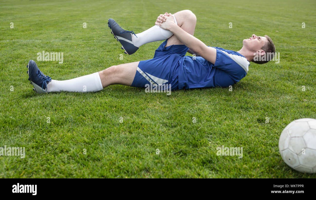 Wincing in pain sport hi-res stock photography and images - Alamy