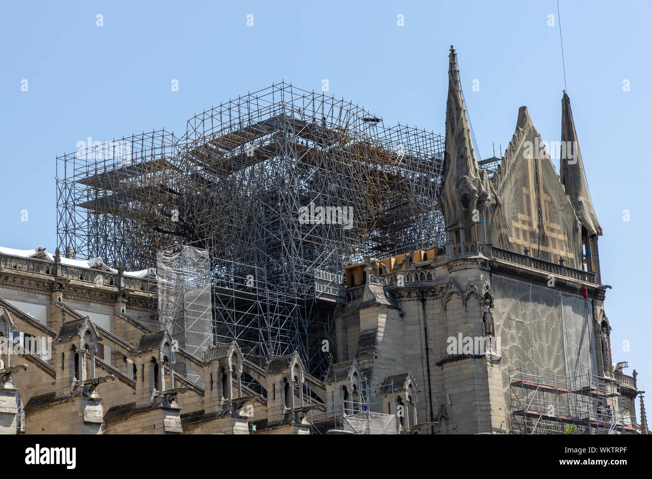 Paris, FRANCE - June 27, 2019: Cath drale Notre-Dame de Paris construction and refurbishment ...