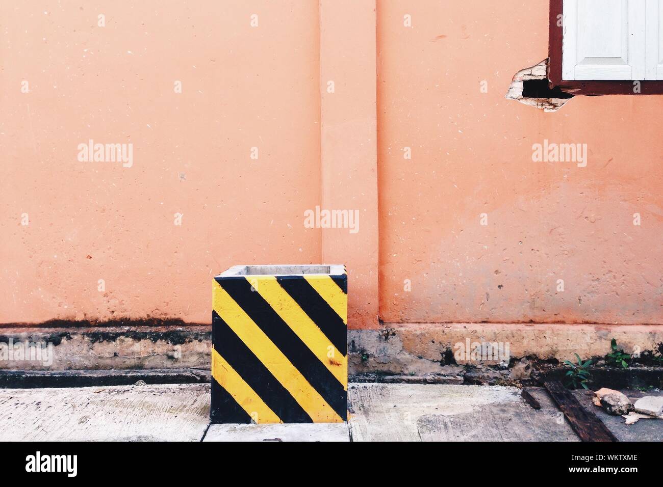 Hazard sign hi-res stock photography and images - Alamy