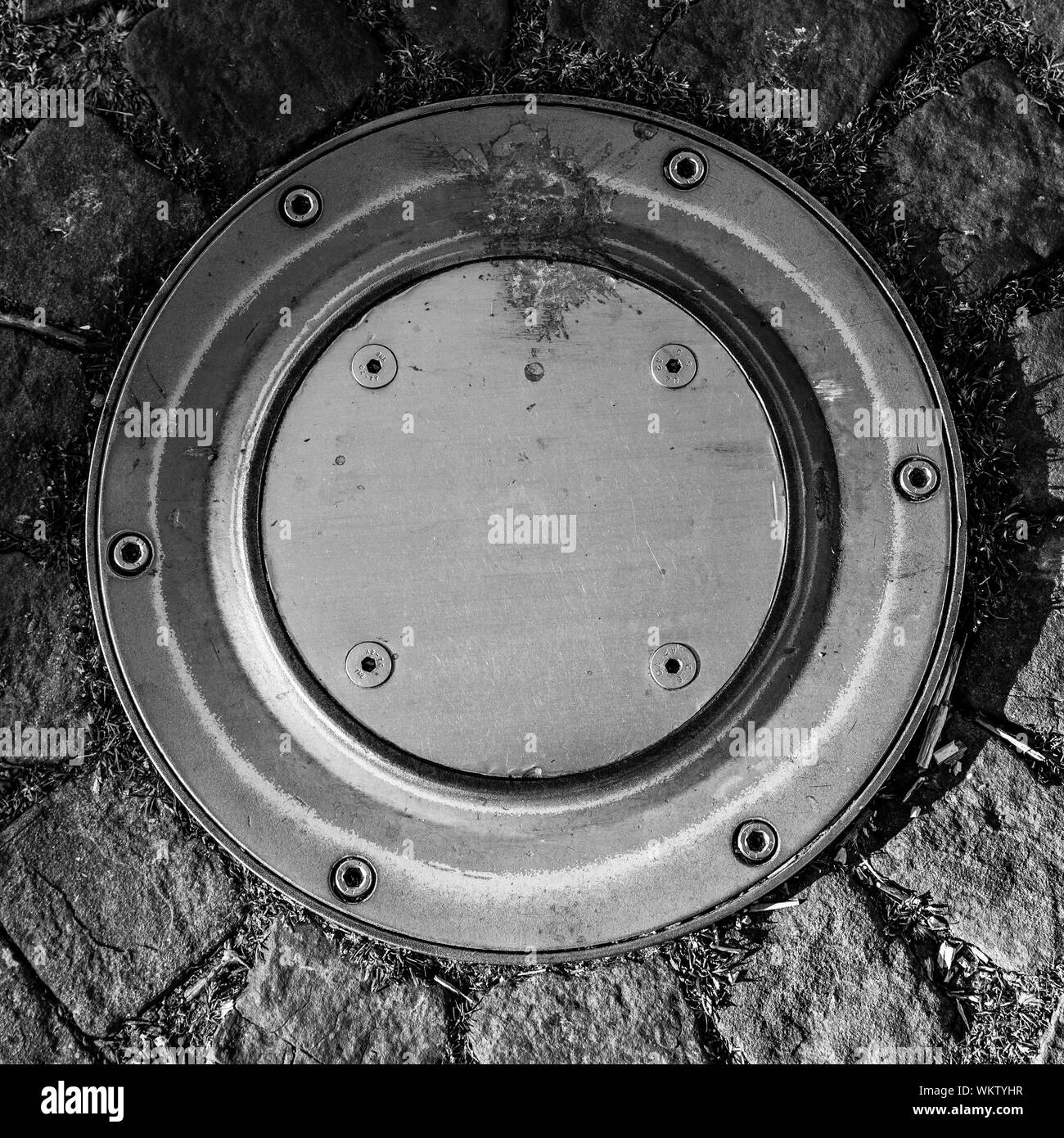 Manhole Black and White Stock Photos & Images - Alamy