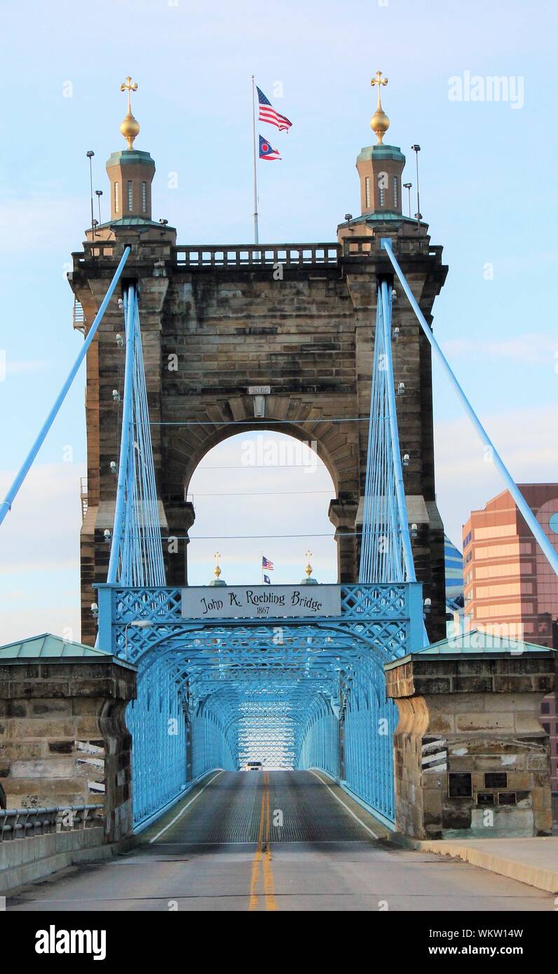 Double suspension bridge hi-res stock photography and images - Alamy