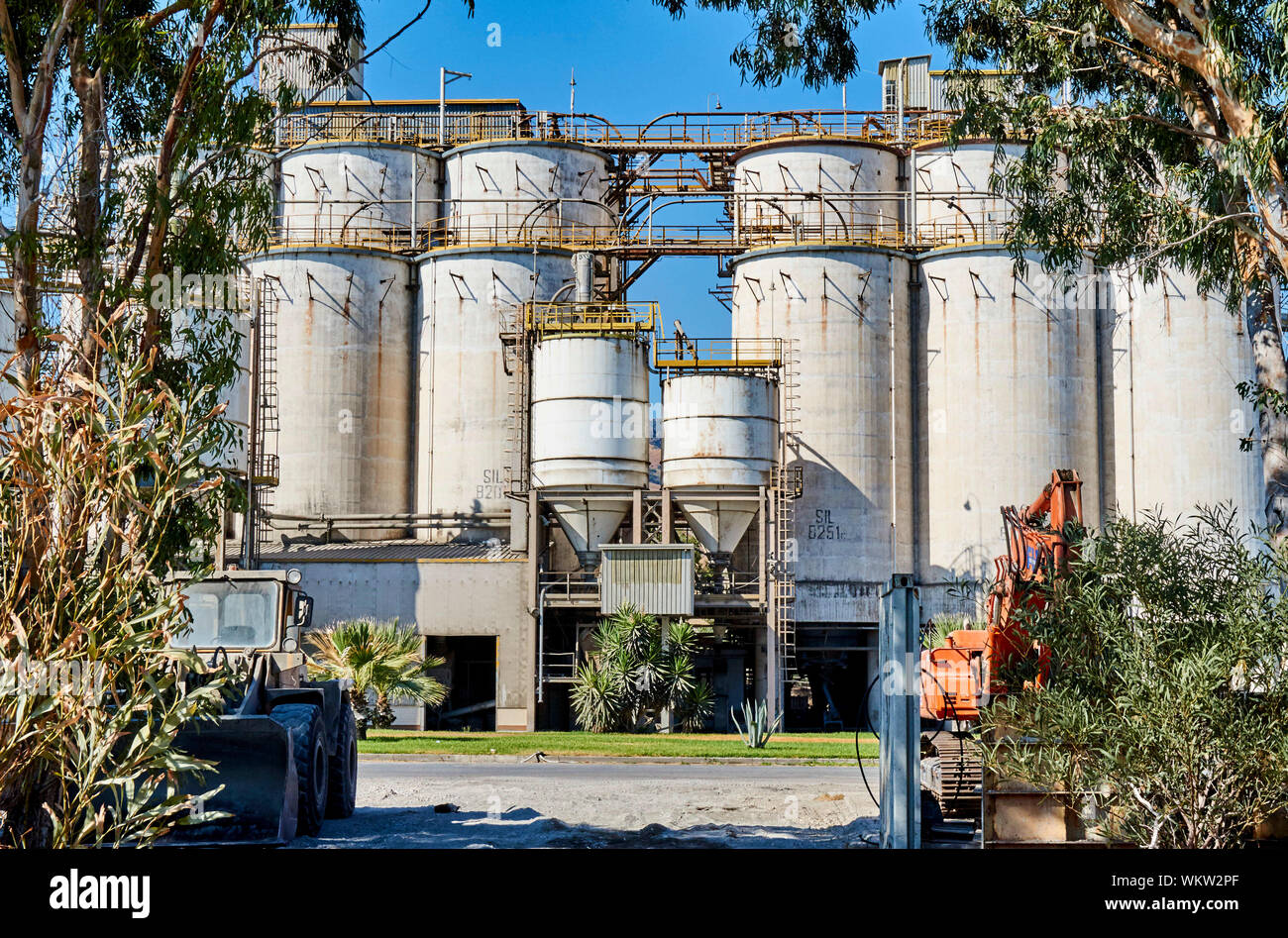 Factory Silos Plant Silo High Resolution Stock Photography and Images ...