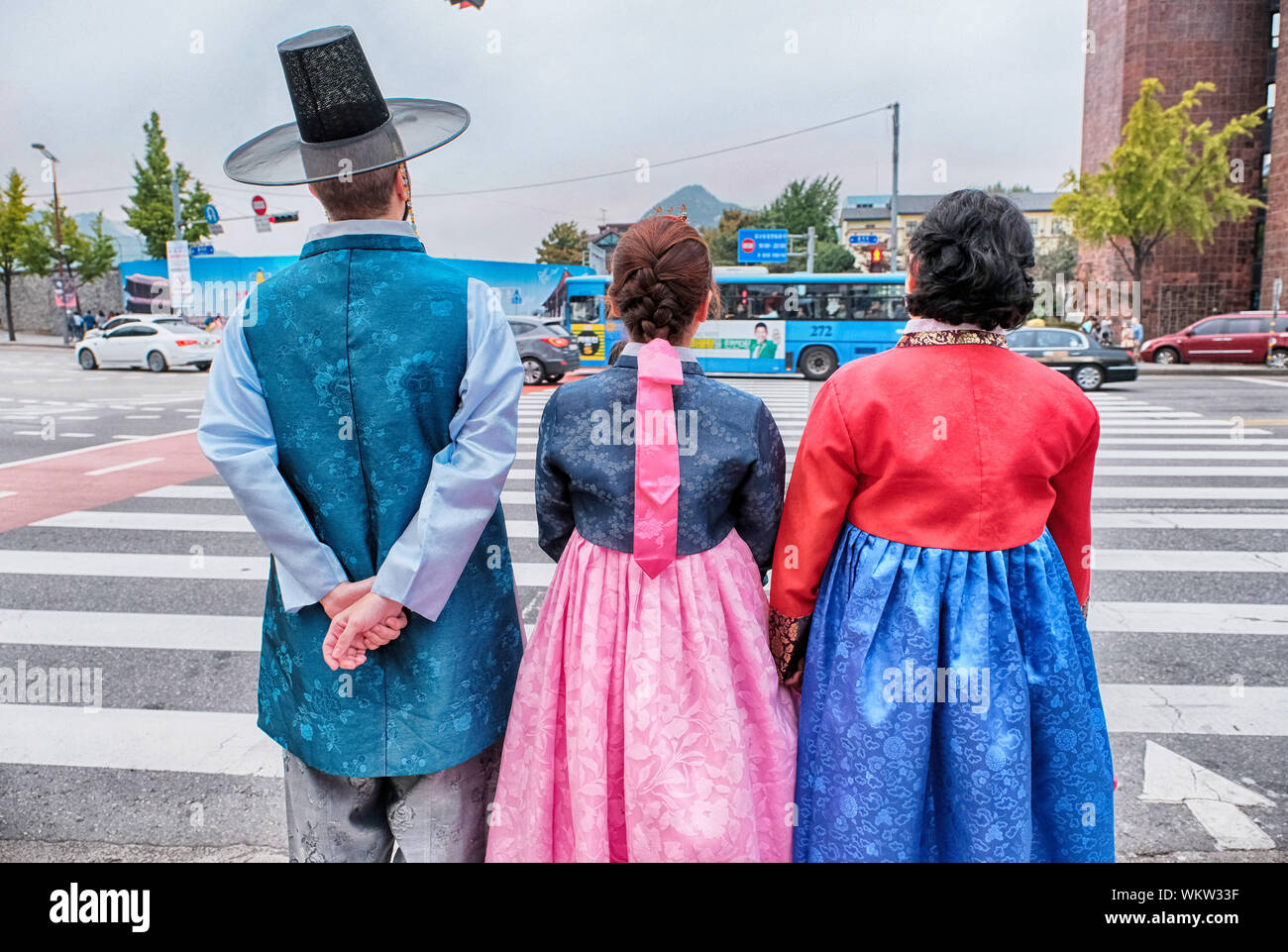 Traditional korean structure hi-res stock photography and images - Alamy