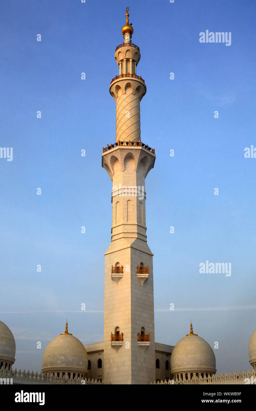 Minaret. Mosquée Sheikh Zayed. 1995. Abou Dhabi. / Sheikh Zayed Mosque ...