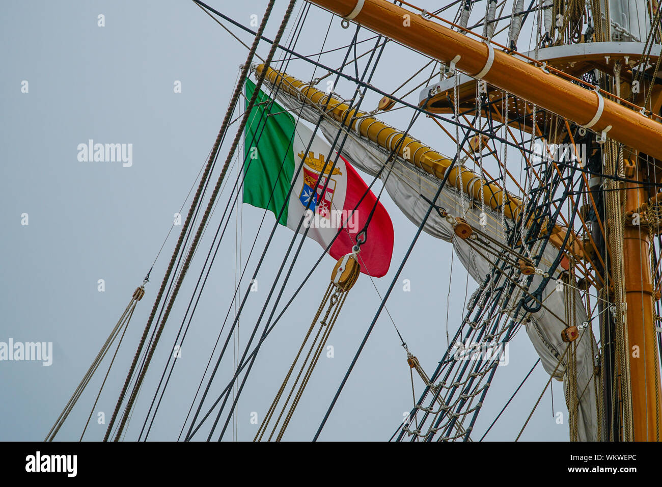 Ship mast flag hi-res stock photography and images - Alamy