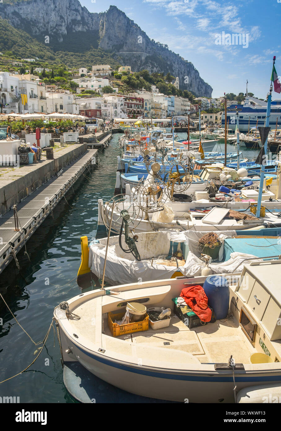 Italy isle of capri hi-res stock photography and images - Alamy