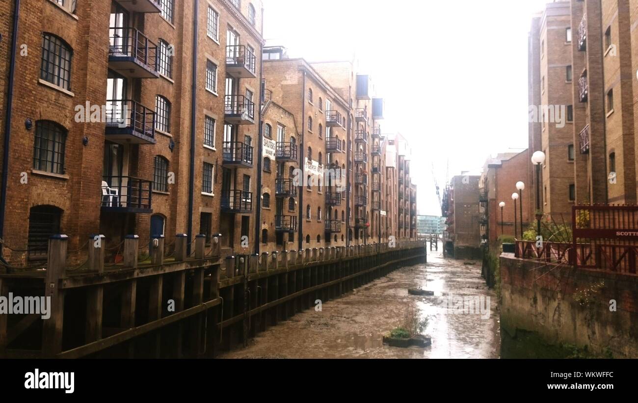 Empty canal hi-res stock photography and images - Alamy