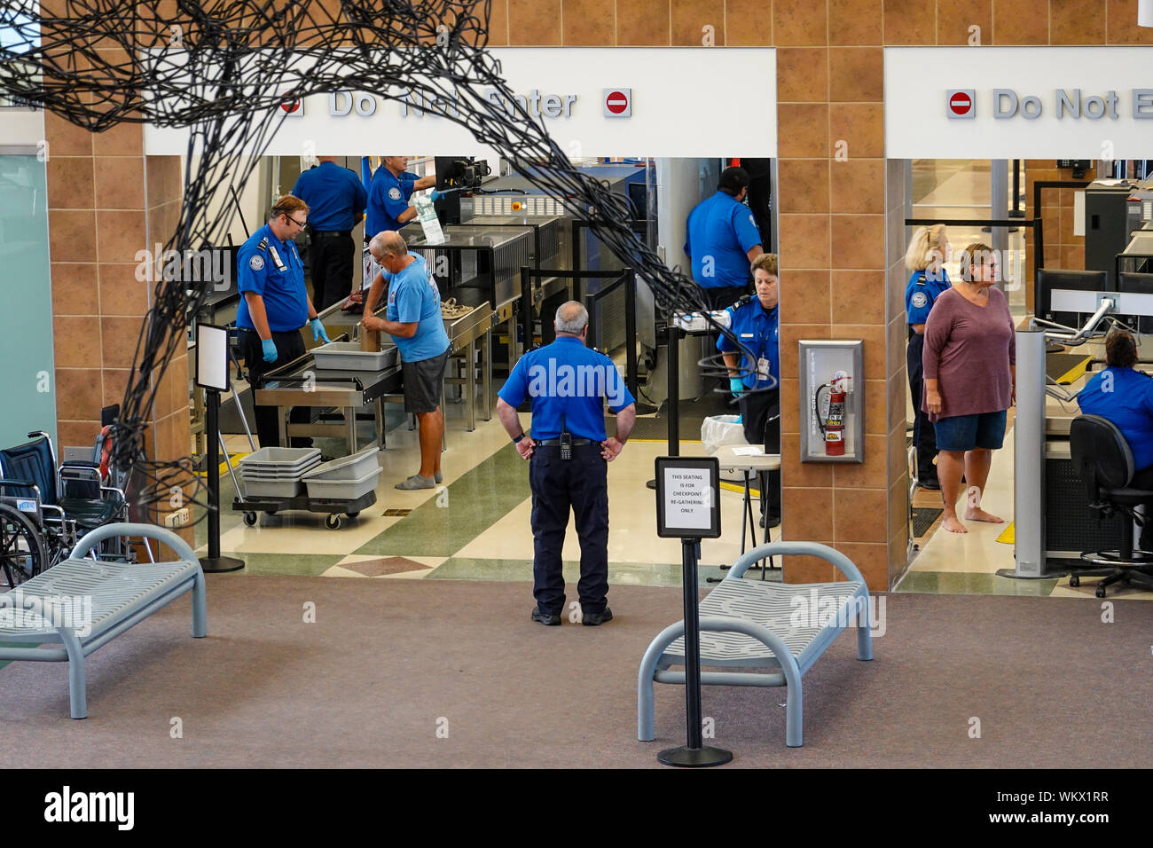 Tsa screening airport hi-res stock photography and images - Alamy