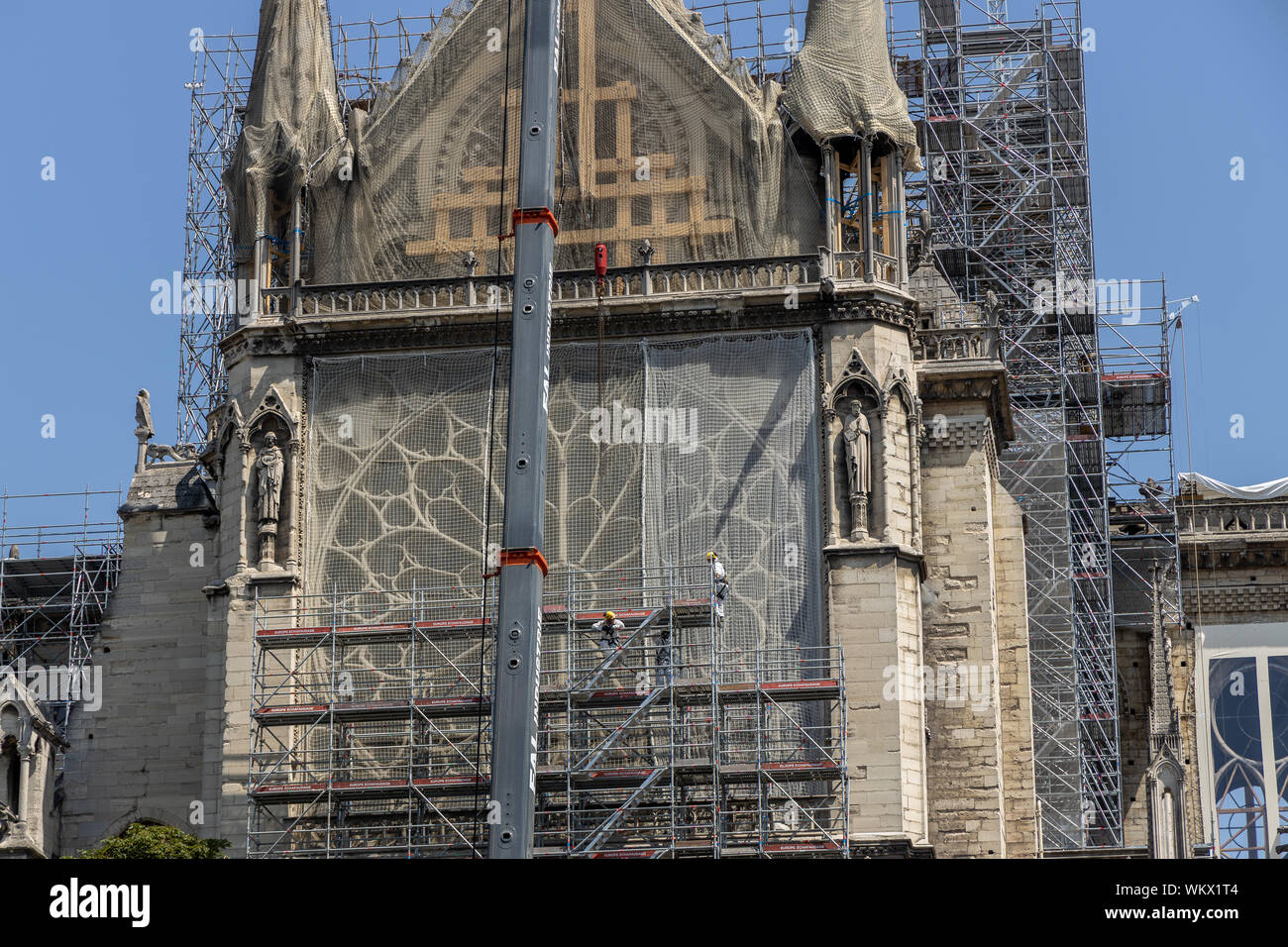 Paris, FRANCE - June 27, 2019: Cath drale Notre-Dame de Paris construction and refurbishment ...