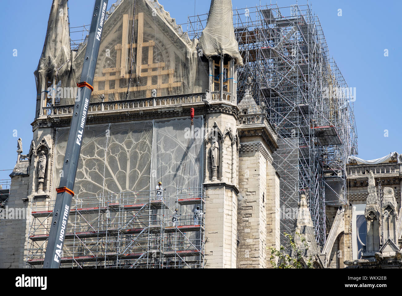 Paris, FRANCE - June 27, 2019: Cath drale Notre-Dame de Paris construction and refurbishment ...
