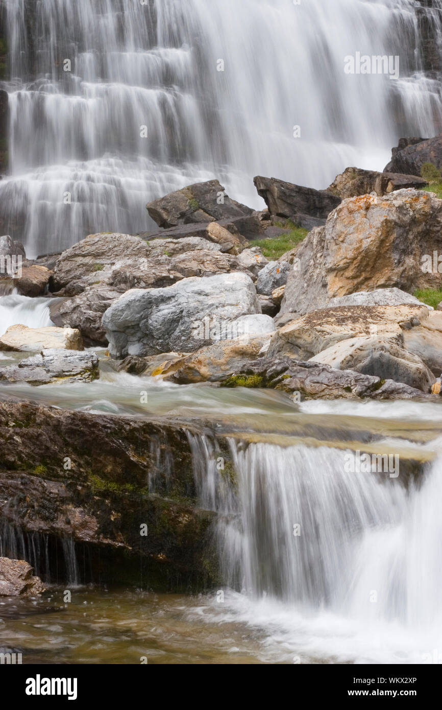 Cola de caballo - waterfall in the spanish national park Ordesa y Monte ...