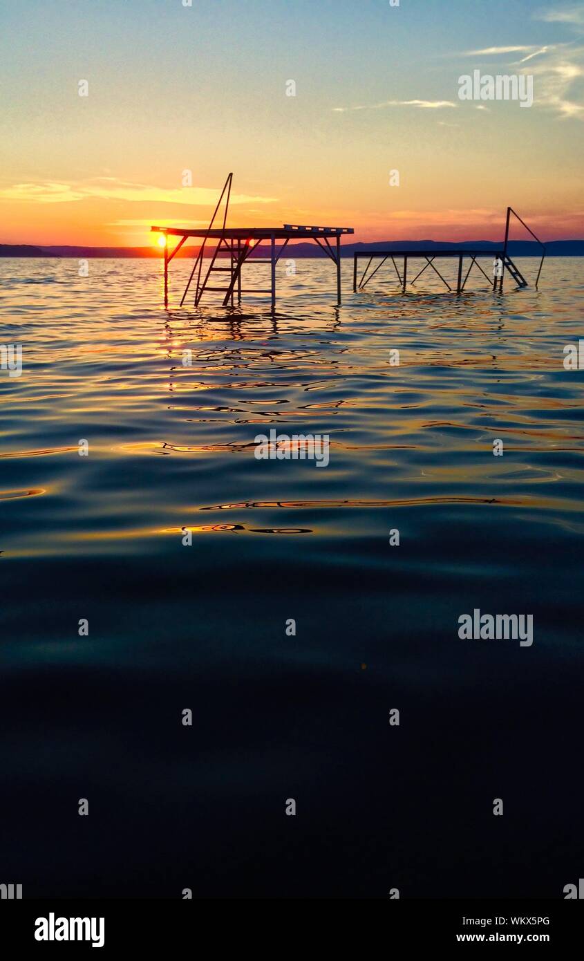 Diving platforms hi-res stock photography and images - Alamy