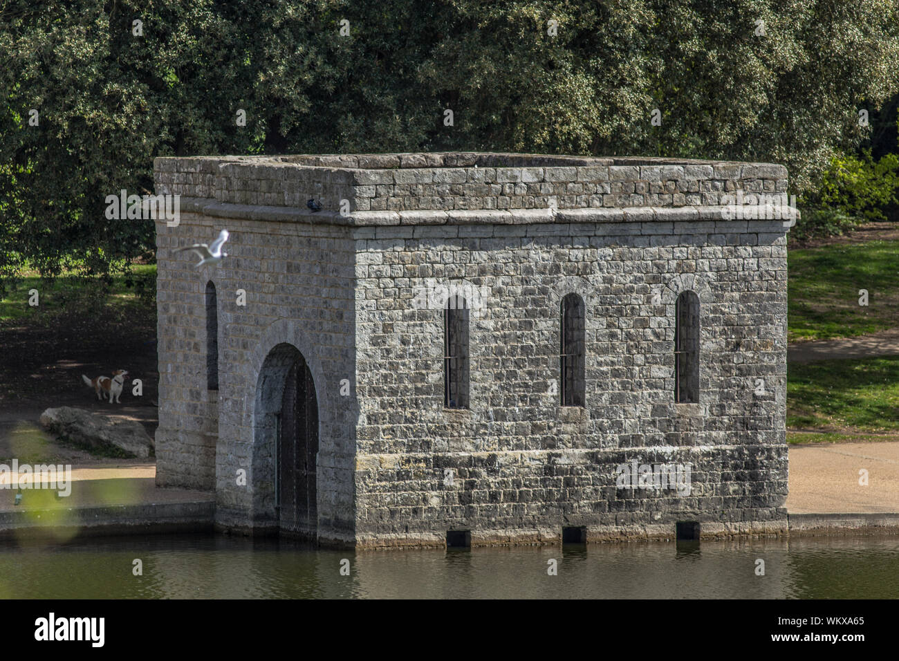 Structure in park hi-res stock photography and images - Alamy