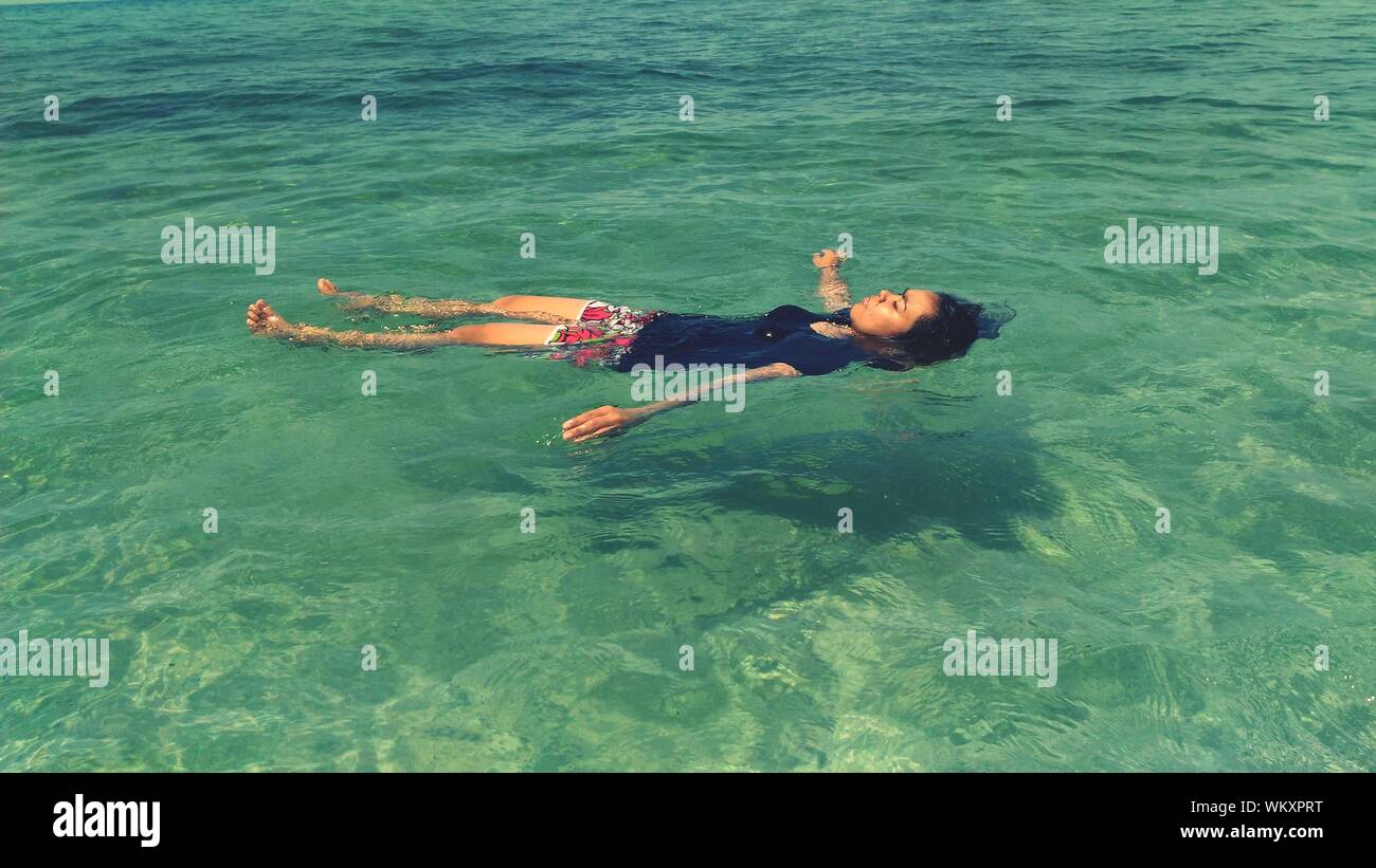 Floating vacations hi-res stock photography and images - Alamy