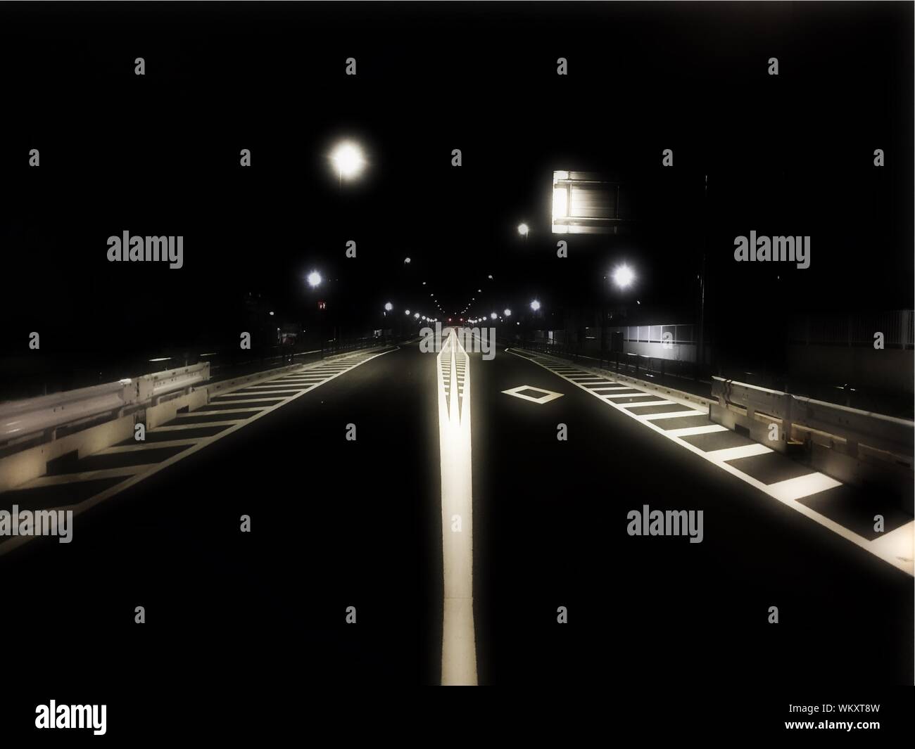 Road and markings and night hi-res stock photography and images - Alamy