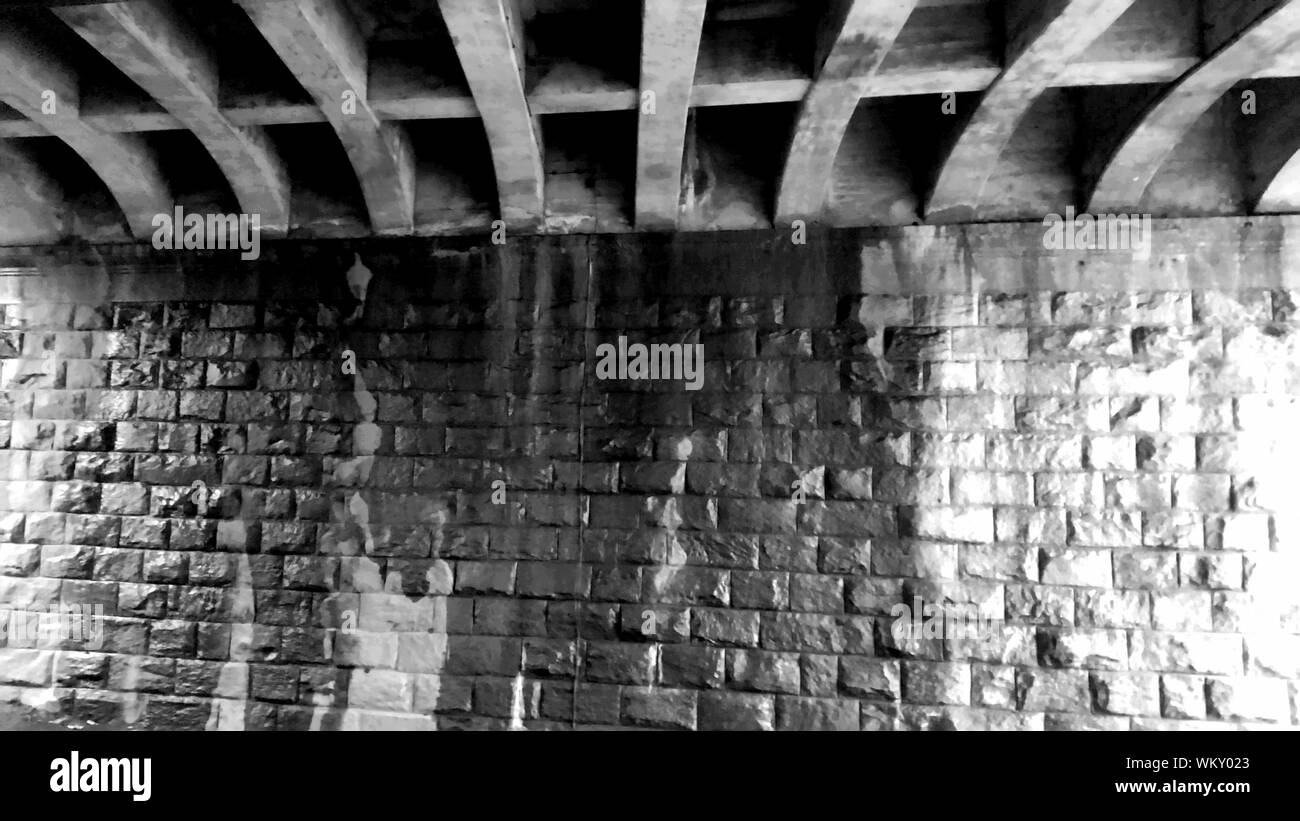 Brick wall bridge hi-res stock photography and images - Alamy