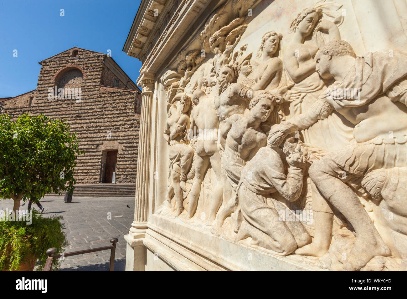 Bas relief facade hi-res stock photography and images - Alamy