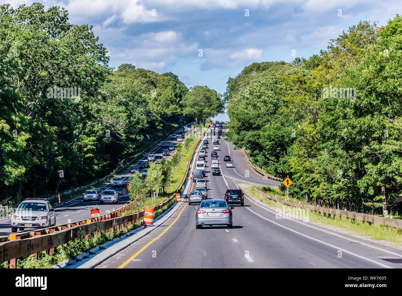 Cars driving road hi-res stock photography and images - Alamy