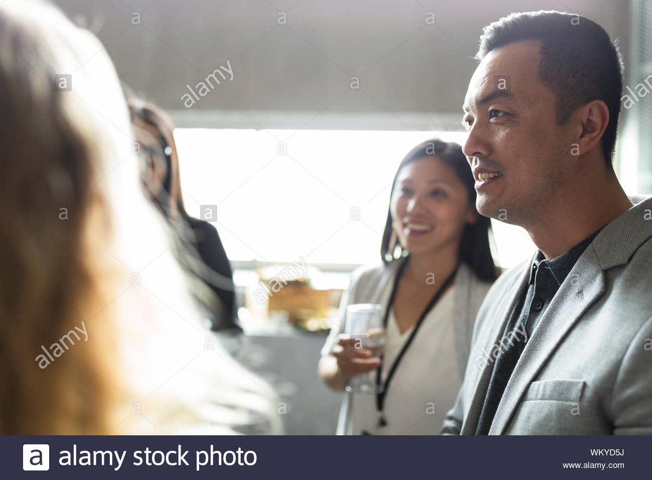 Chinese people talking hi-res stock photography and images - Alamy