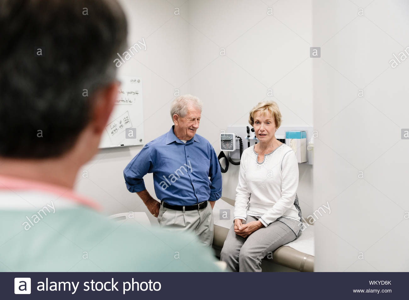 Waiting room doctor hi-res stock photography and images - Alamy