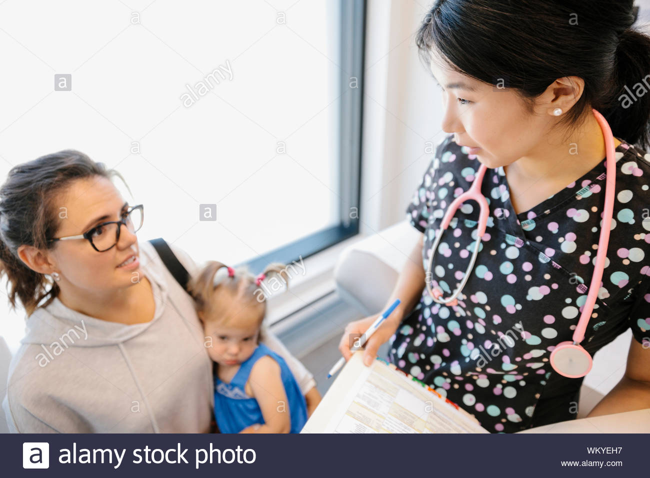 Nurse child talking hi-res stock photography and images - Alamy